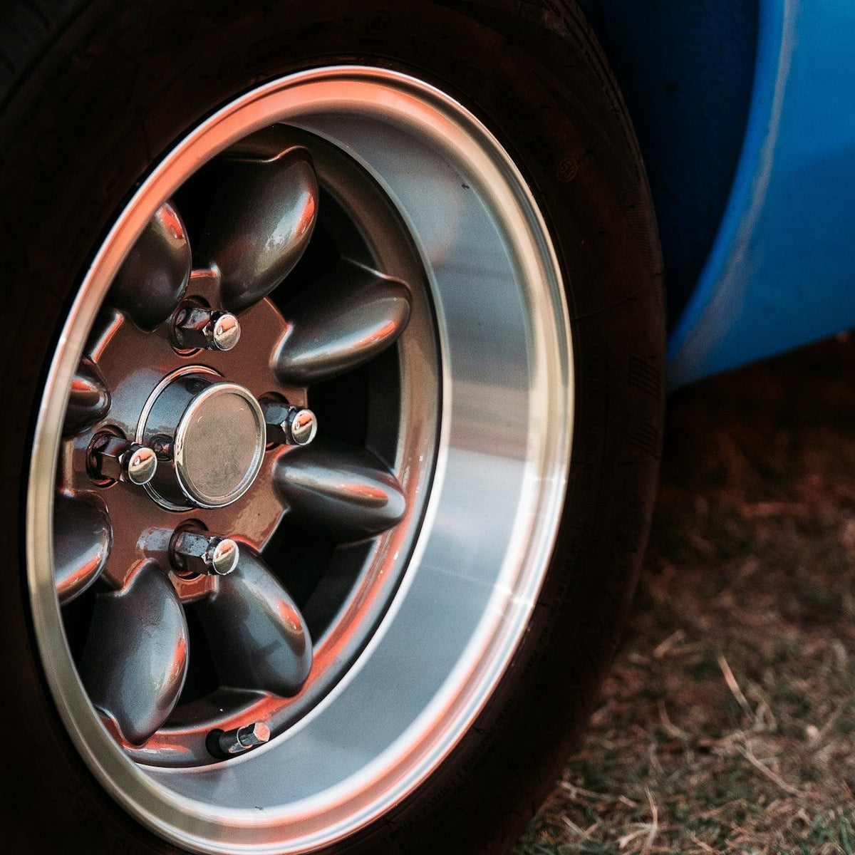 Protecting Your Holden VE Rims From Curb Damage – HOLDCOM AUTO PARTS